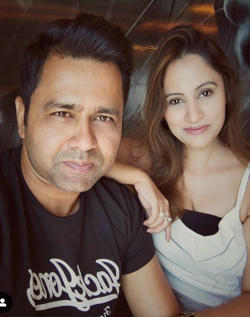 Aakash Chopra Wife- Aakshi Mathur, The Voice That Rules Over The ...